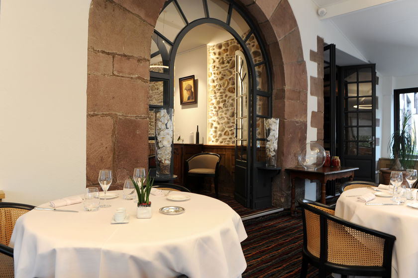 Les Pyrénées - Un restaurant du Guide MICHELIN - Saint-Jean-Pied-de-Port
