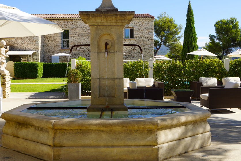 Le Café de la Fontaine - Un restaurant du Guide MICHELIN - Joucas