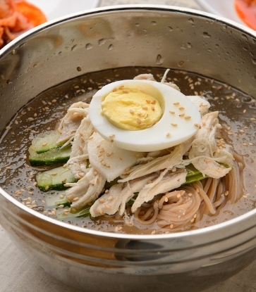 How Mosu Chef Sung Anh’s Focus On His Family Inspires Him In The Kitchen