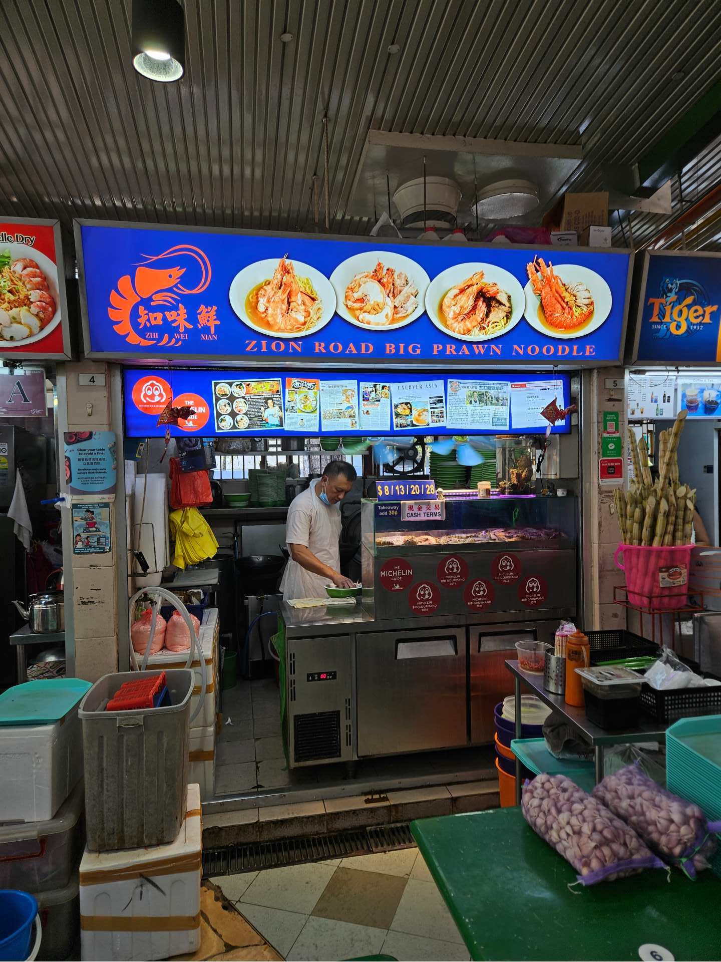Singapore's Best Bowls of Prawn Noodles - The MICHELIN Guide