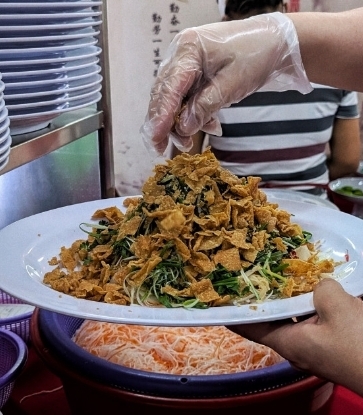 Iconic Dishes: Your Ultimate Guide to Nasi Padang